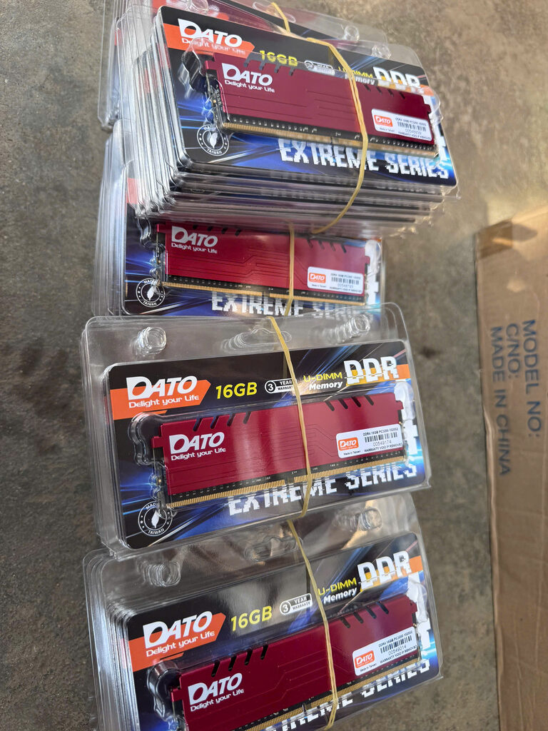 Bộ nhớ trong máy tính để bàn Ram DATO DDR4 16GB 3200Mhz Extreme Series ...